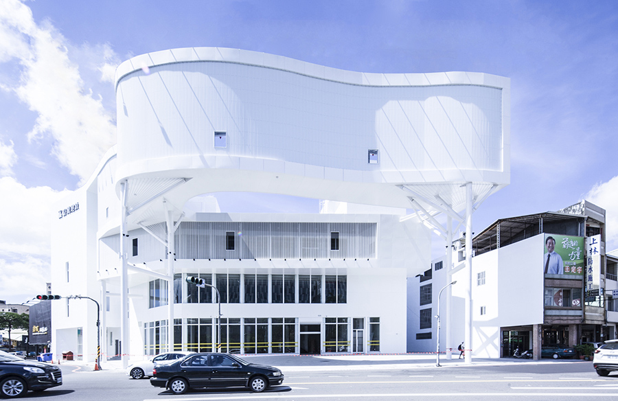 Exploring the Floating Veranda by TA Architect - Architects' Chronicle