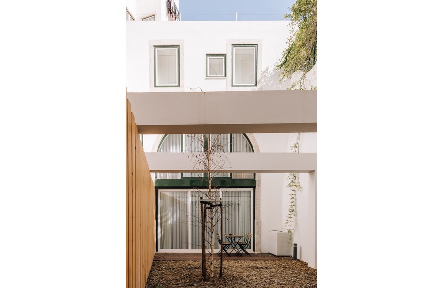 Sb44 Building by ÔCO - Architects' Chronicle